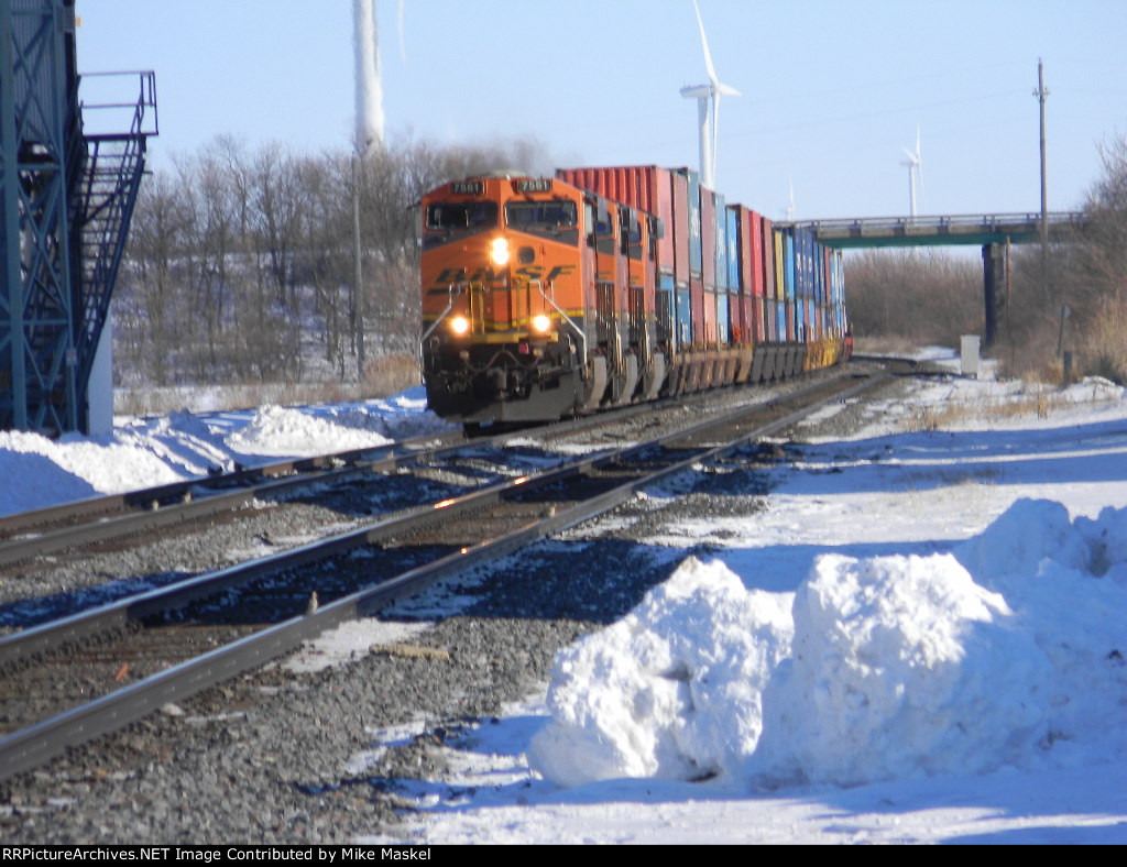 BNSF 7561
